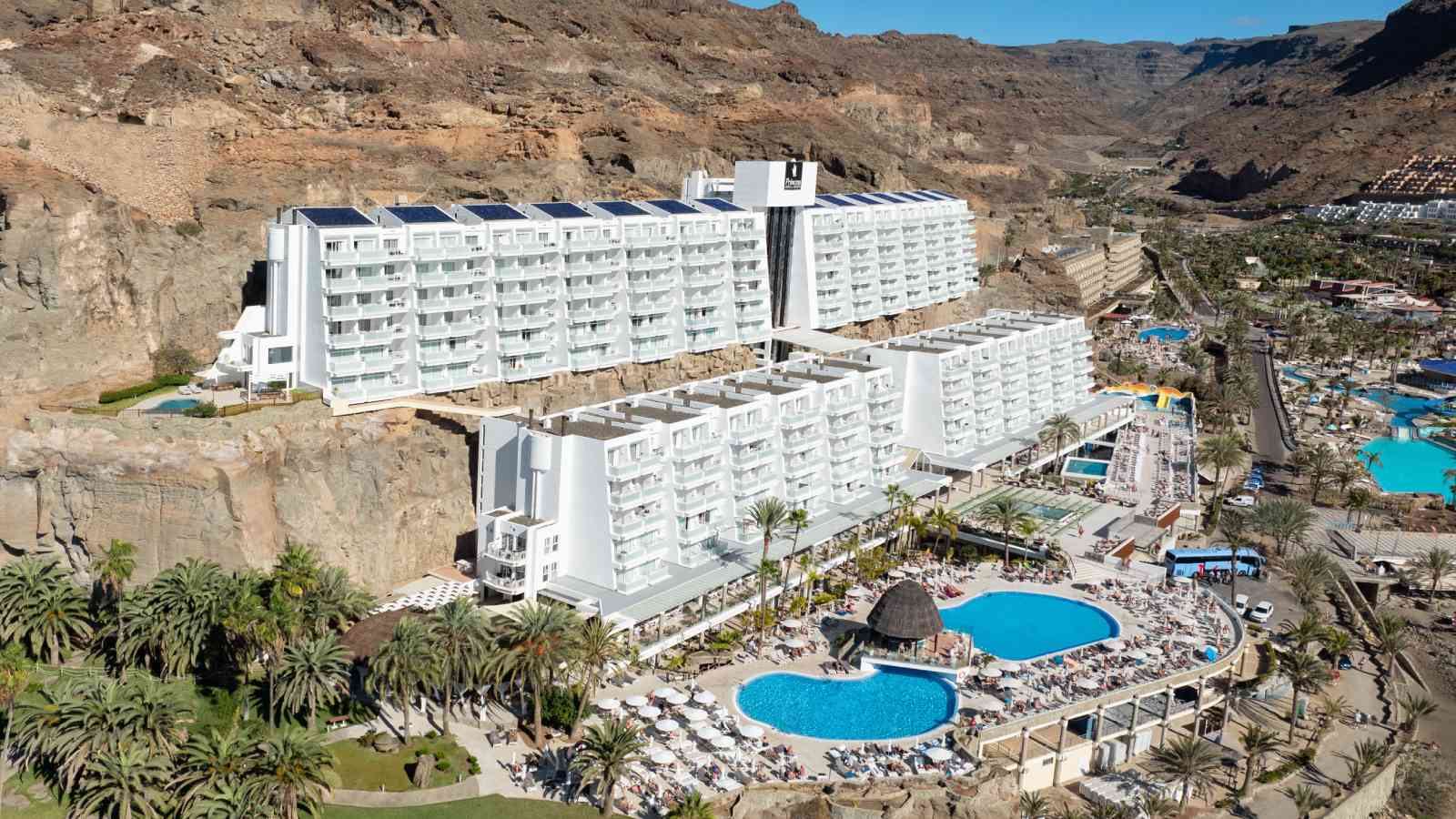 Deluxe Family Holidays | Book & Go | Travel House