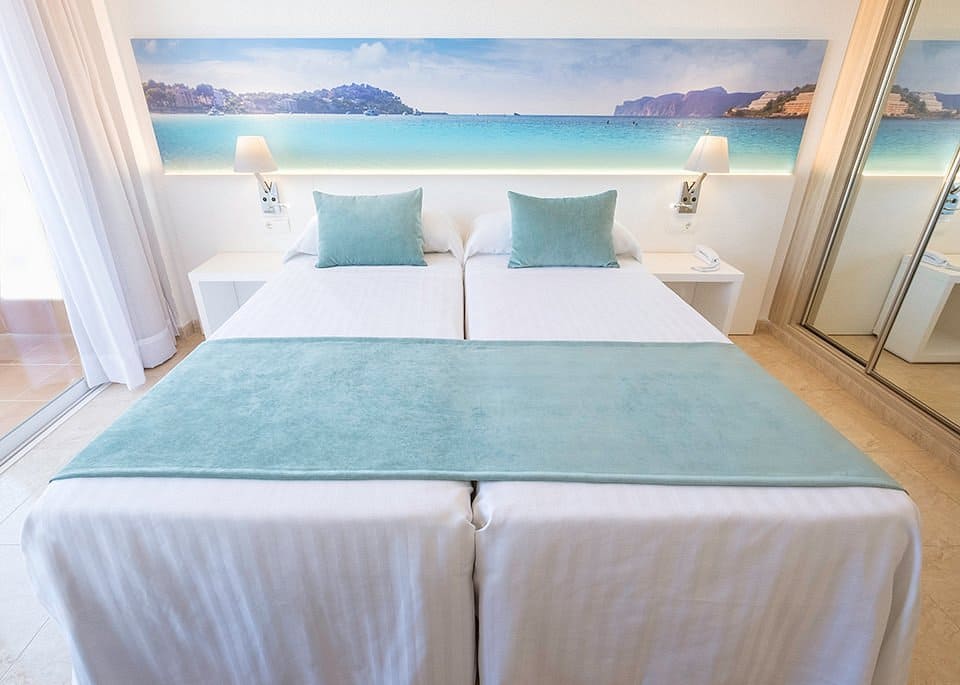 Azuline Hotel Bahamas